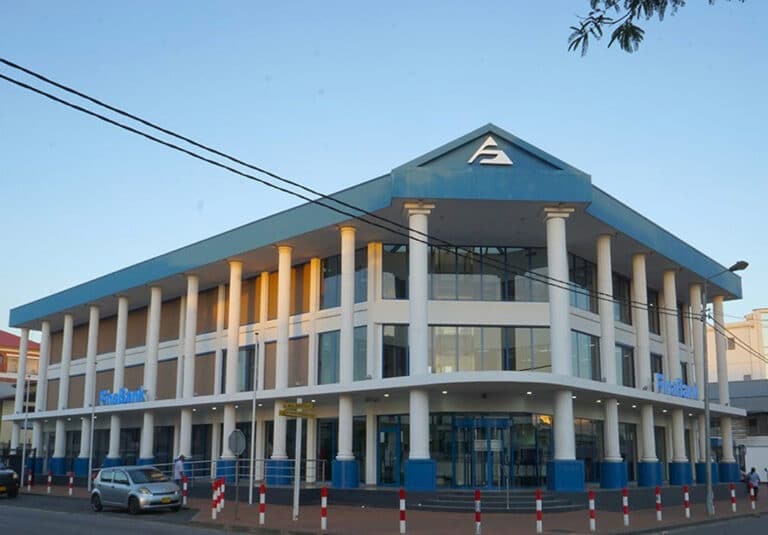 Finabank boekt SRD 230 miljoen winst in eerste halfjaar 2025